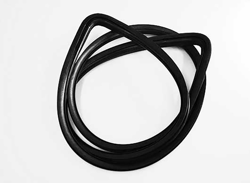 Front and Rear Windscreen Rubber For Toyota Landcruiser FJ60 with Moulding